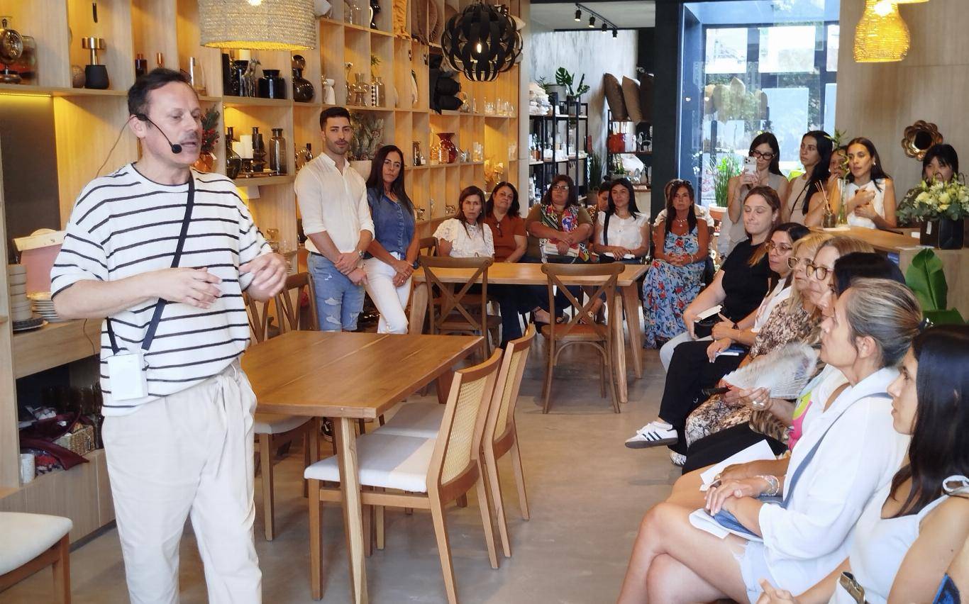 Four Home inauguró oficialmente su nuevo local con un seminario de ...