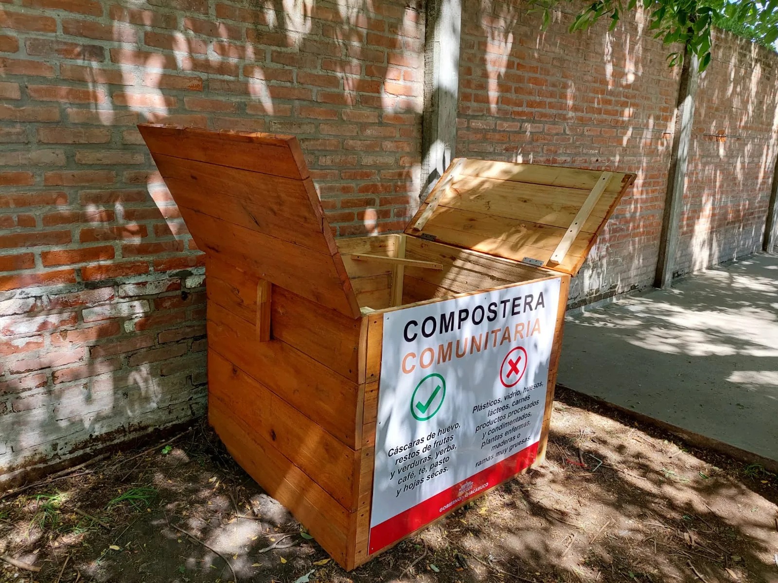 Se entregó una compostera en una escuela secundaria | Chacabuco en Red